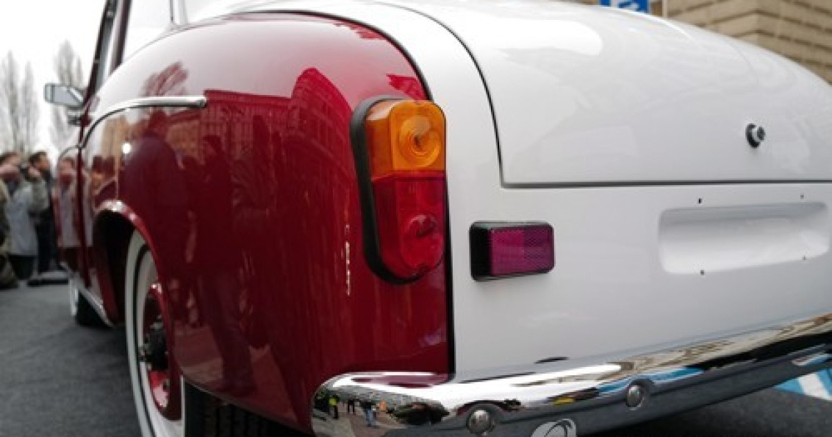 POLAND TOM HANKS CAR