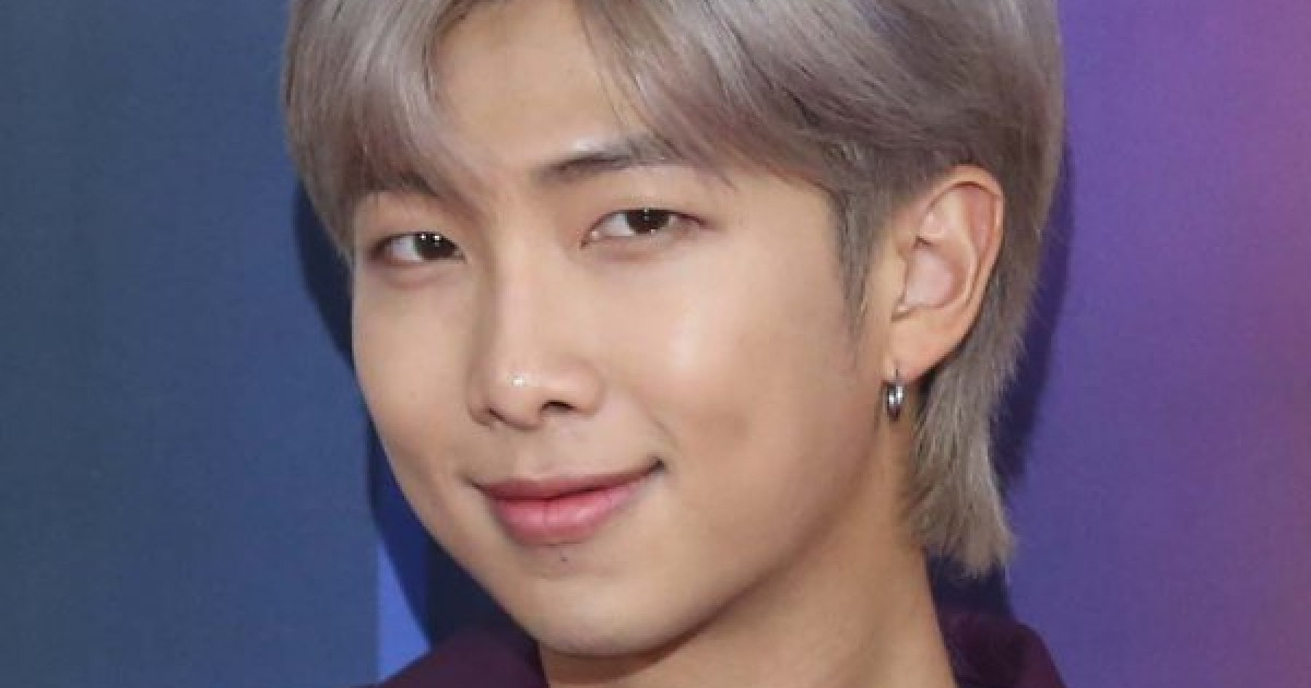 방탄소년단 RM, 손하트를 보라 (가요대전) [동아포토]