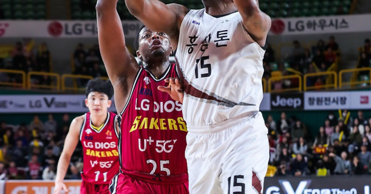 '맥컬러 결승골' KGC, LG에 1점차 승리로 공동 2위