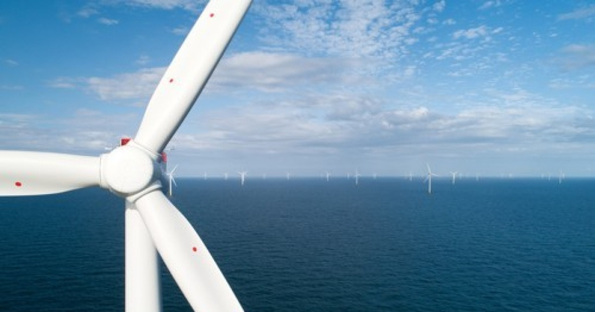 AT SEA BRITAIN NORTH SEA WIND FARM