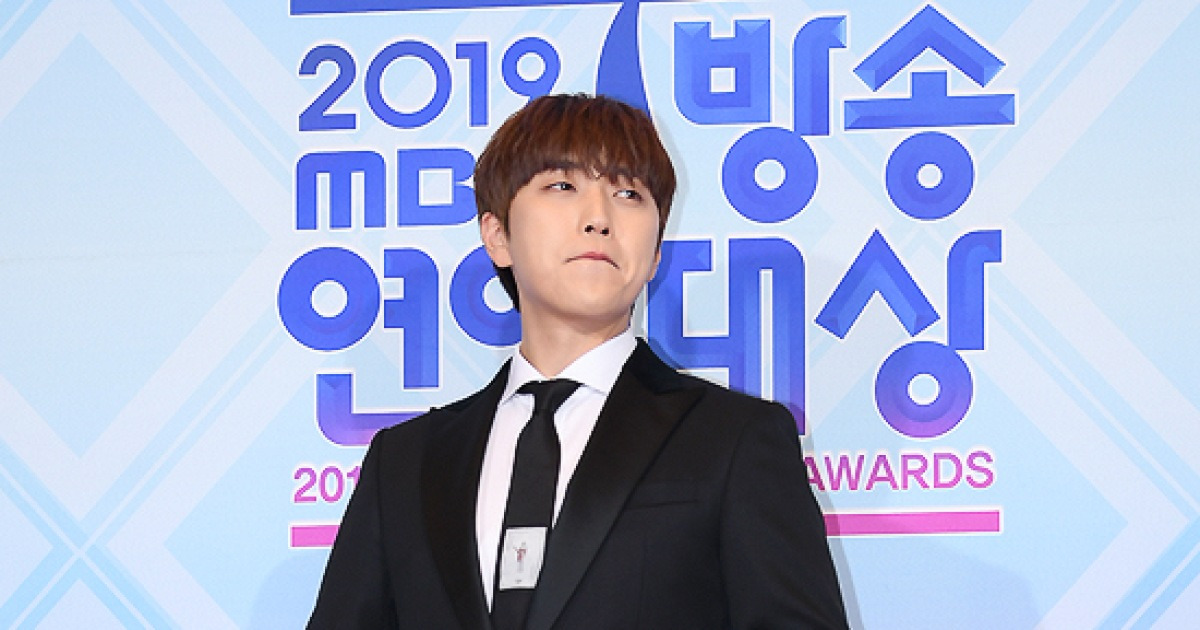 수트로 멋낸 B1A4 산들 [MBC 방송연예대상]