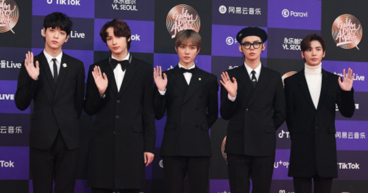 [포토] 투모로우바이투게더(TXT), 2020년 첫 시상식에서!
