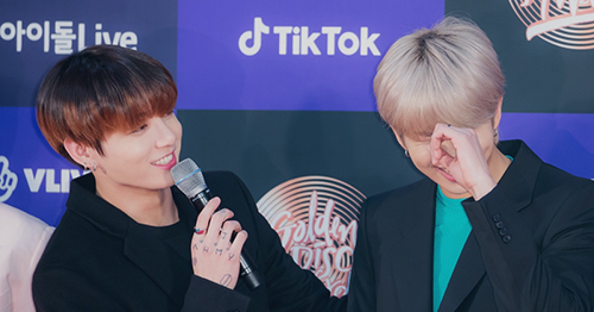 [bnt포토] 방탄소년단 RM '우리 정국이 잘생김은 정말 짜릿해'(골든디스크어워즈)