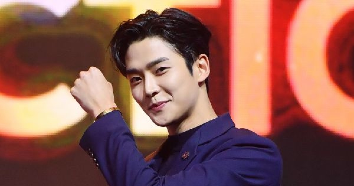 [ST포토] SF9 로운, '수줍게 팔찌 자랑'