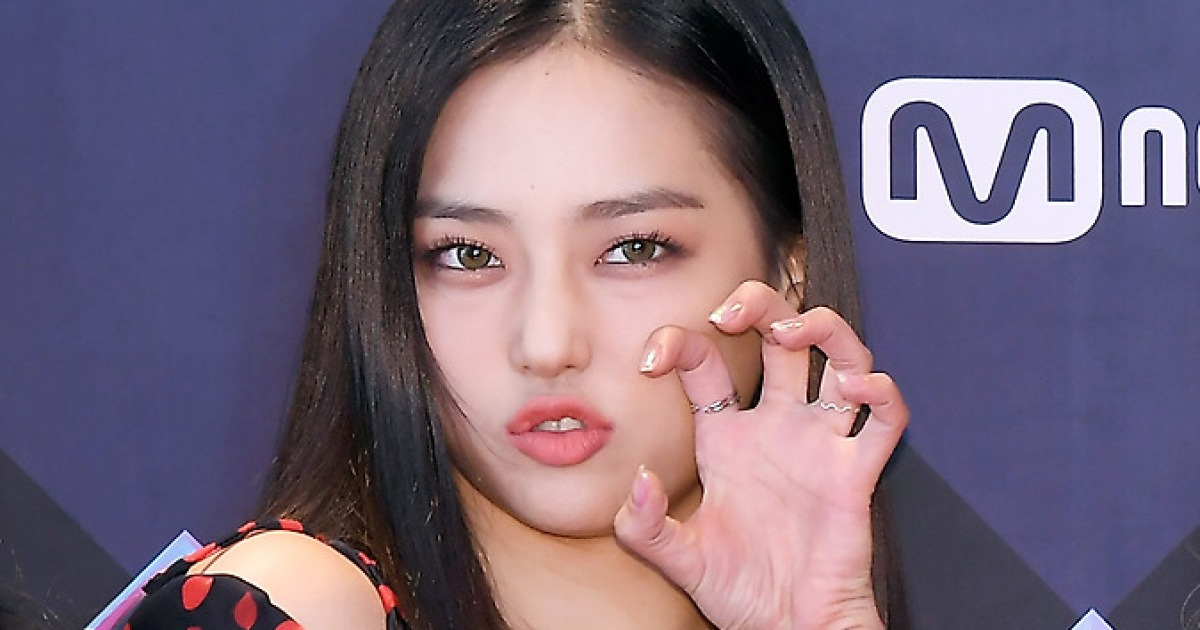 CLC 장예은, 카메라 유혹하는 포즈[포토엔HD]