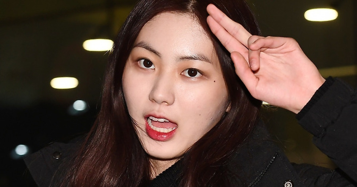 CLC 권은빈 '캡틴 큐!'[포토엔HD]