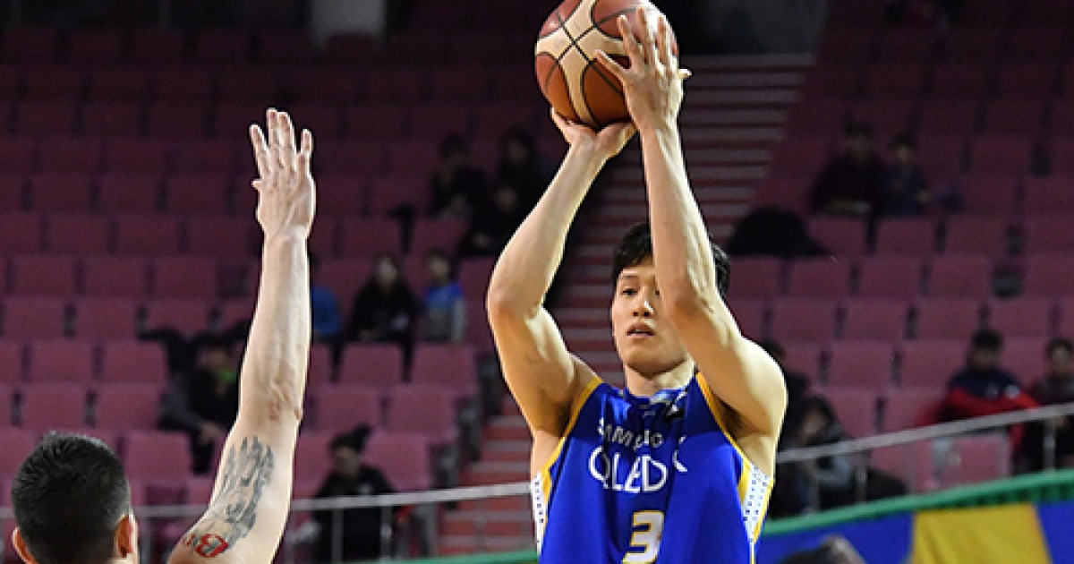 '4Q 3점슛 폭발' 삼성, SK 또 잡았다..공동 7위