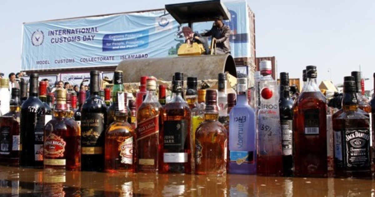 PAKISTAN LIQUOR BURNING