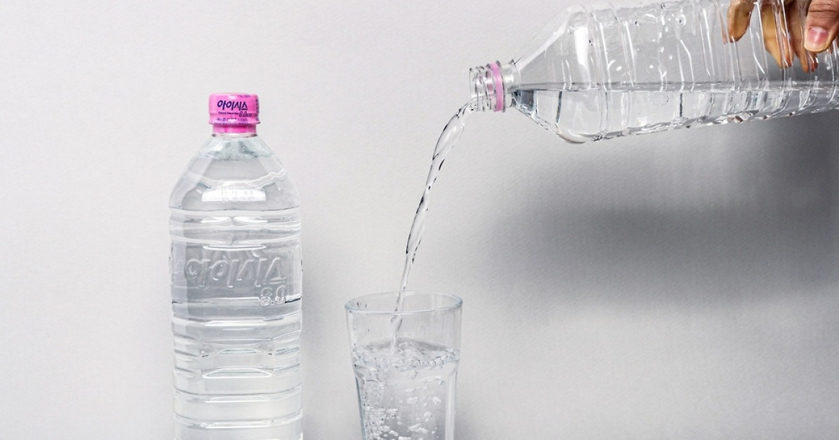 Lotte Chilsung rolls out eco-friendly water product with no plastic labels