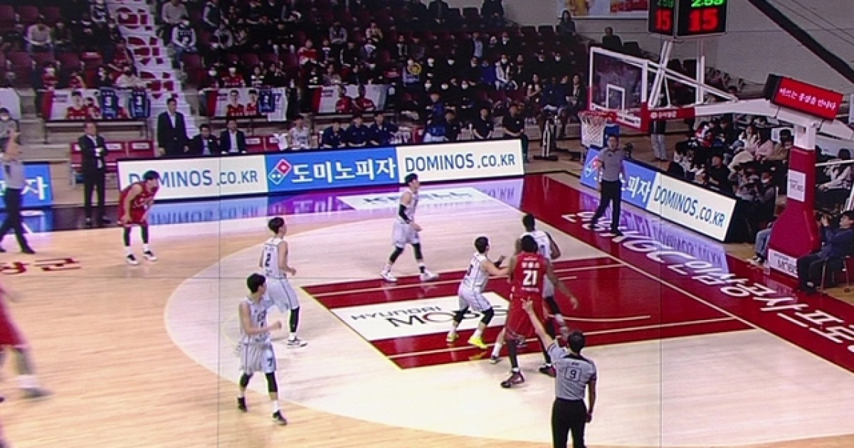 '프로농구' KGC인삼공사, KCC 꺾고 3연패 탈출..3위 유지