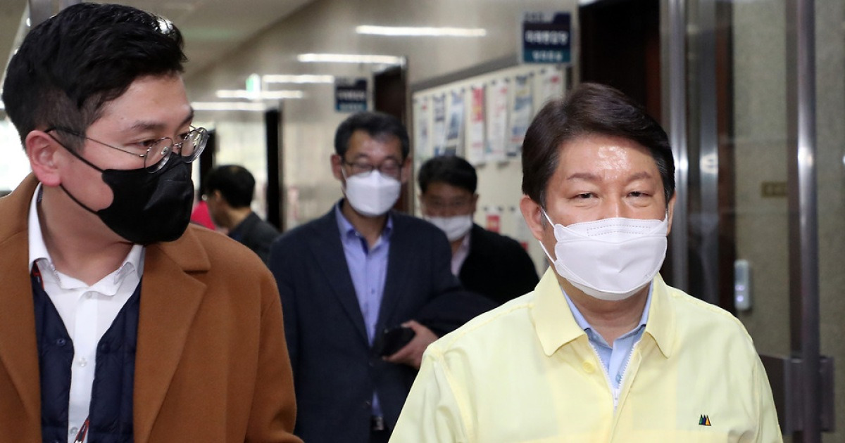 권영진 "신천지 예배 CCTV영상 추가확보..질본과 함께 분석"