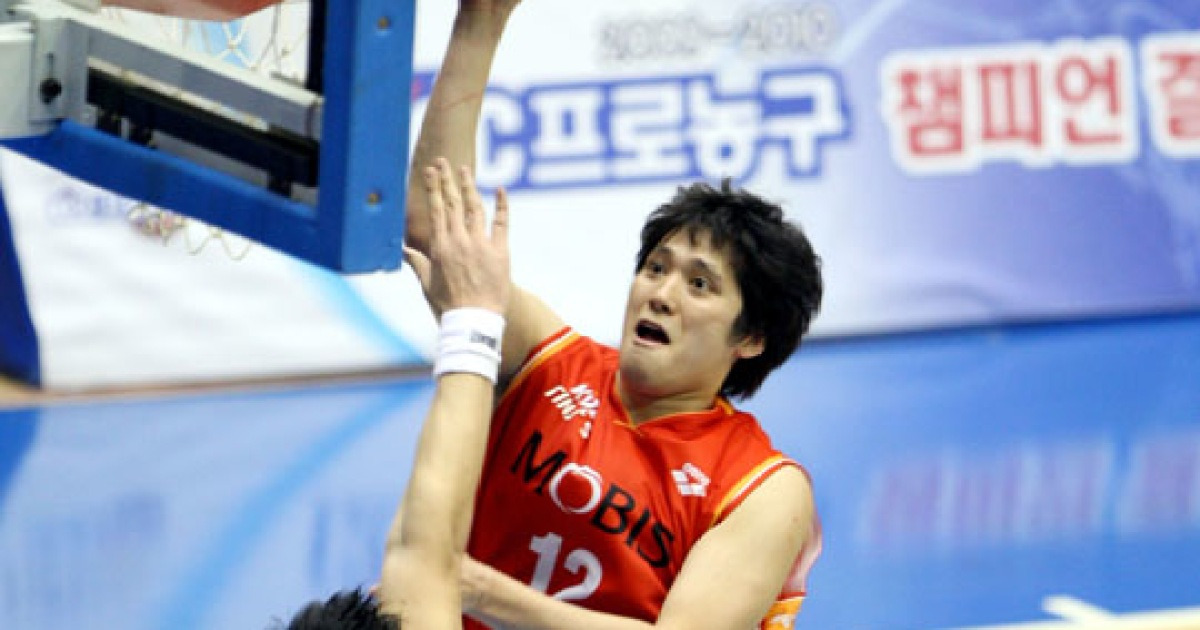 [KBL 역대 MVP] '모비스의 또 다른 코어' 함지훈, 2009~2010을 제패하다