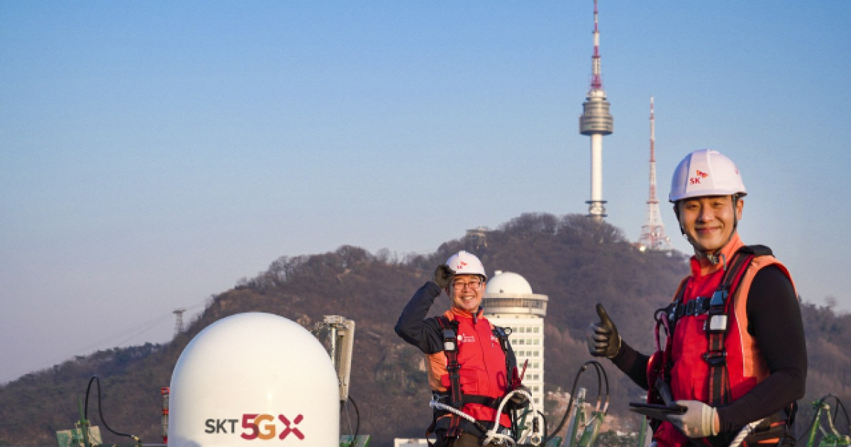 SKT "5G 1년, 가입자 222만명 1위..5G 실감서비스 확대"