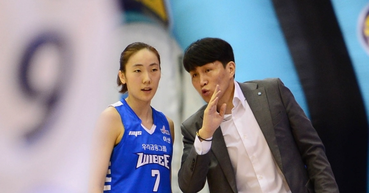 우리은행 박혜진, 통산 5번째 WKBL MVP '상금 전액 기부'