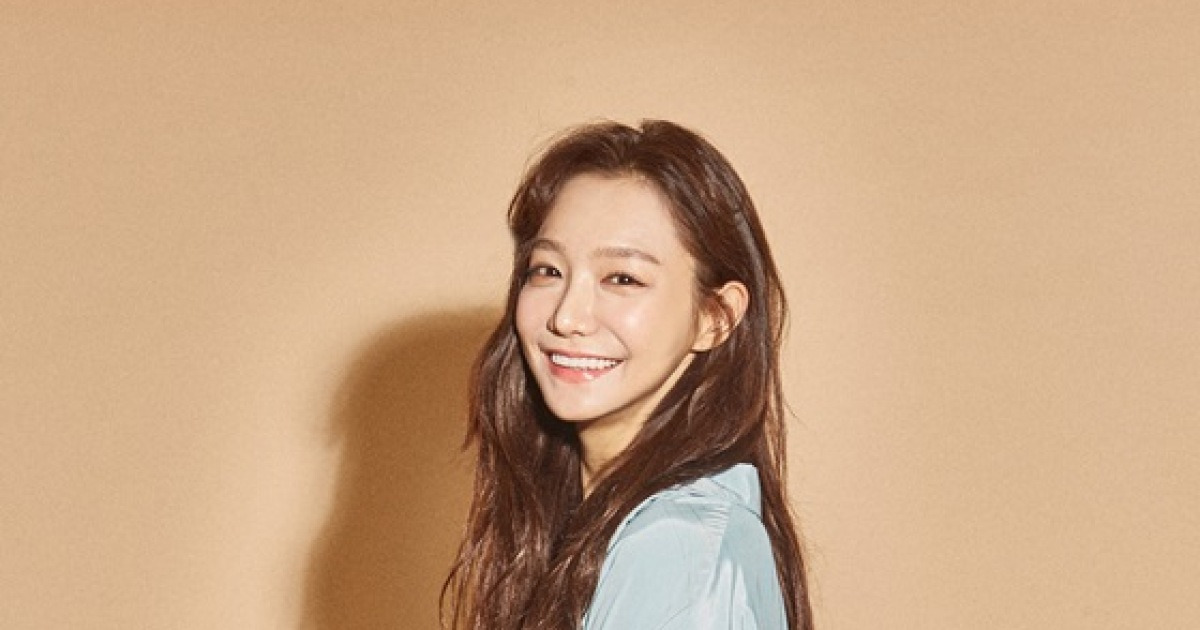 신소율 'SF8' 시리즈 '하얀까마귀' 출연..선생님 변신[공식]