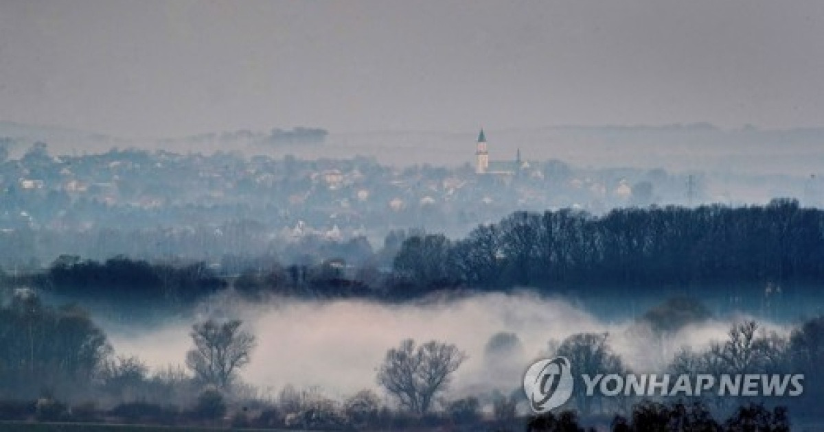 POLAND ENVIRONMENT POLLUTION SMOG SUNRISE