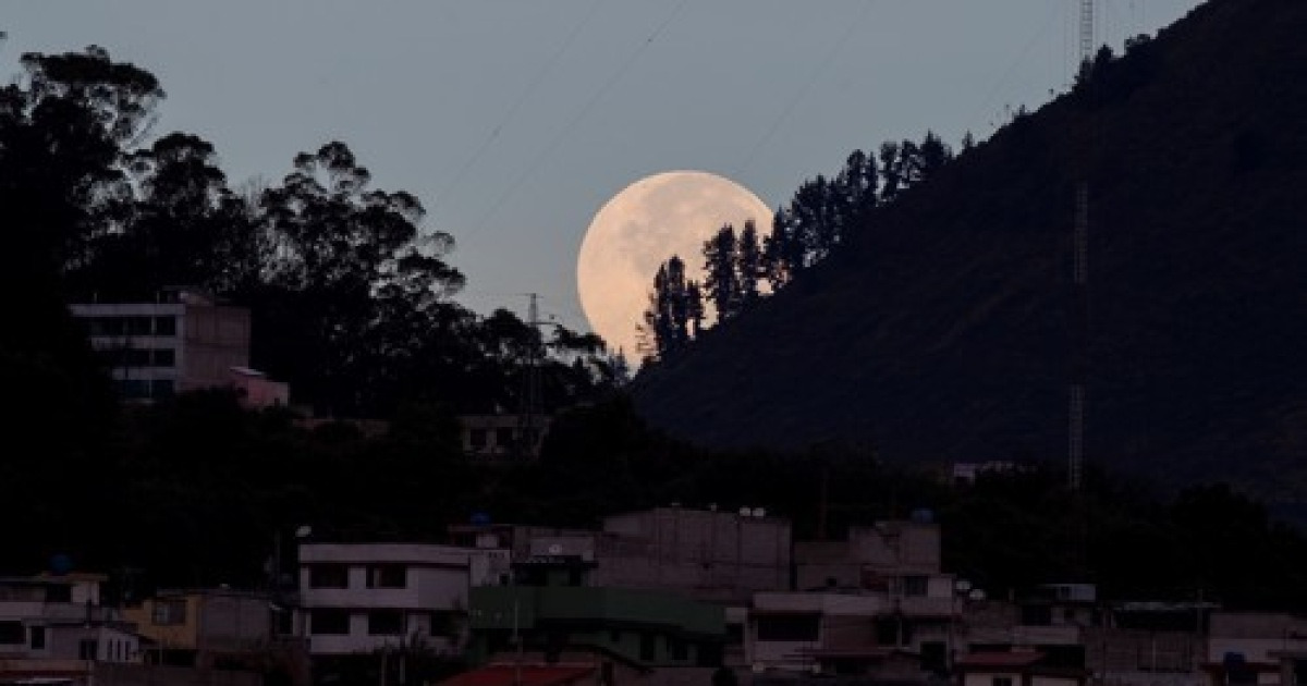 ECUADOR SUPER MOON