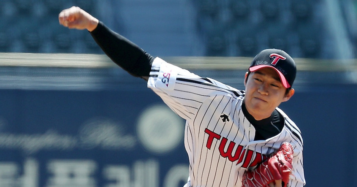 '151km 강속구' LG 이상규, 1군 가능성 UP.."계속 던지고파"