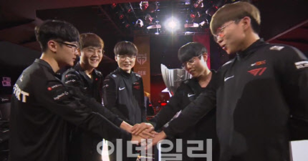 T1, 'LCK V9' 대업 달성..페이커 "코로나19 속 팬들 응원에 감사"(종합)