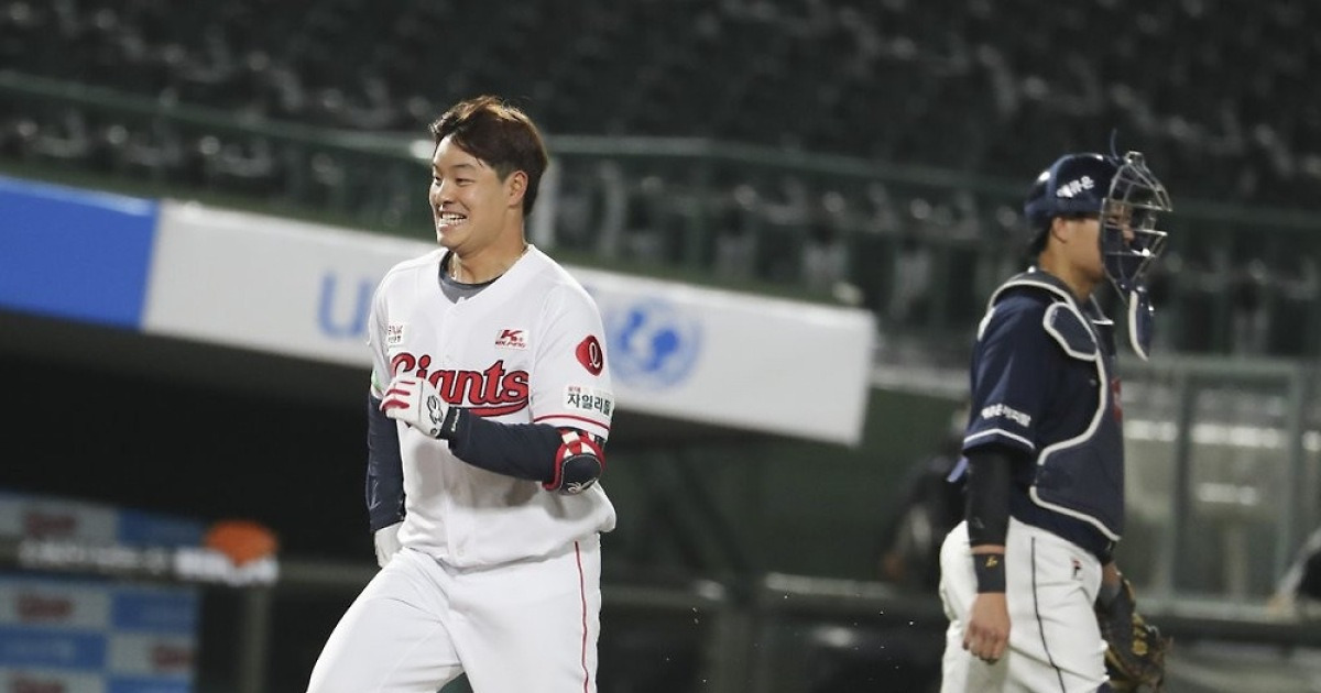 '민병헌 끝내기포' 롯데, 두산과 난타전 끝에 승리