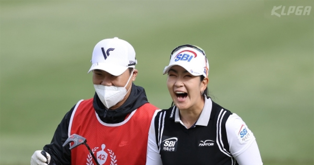 환한 표정의 김아림 [KLPGA 챔피언십]