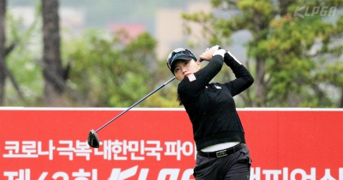 6타 줄이고 선두로 올라선 허다빈 [KLPGA 챔피언십]