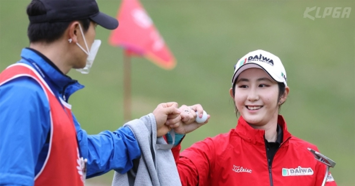 버디 성공 후 기뻐하는 배선우 프로 [KLPGA 챔피언십]