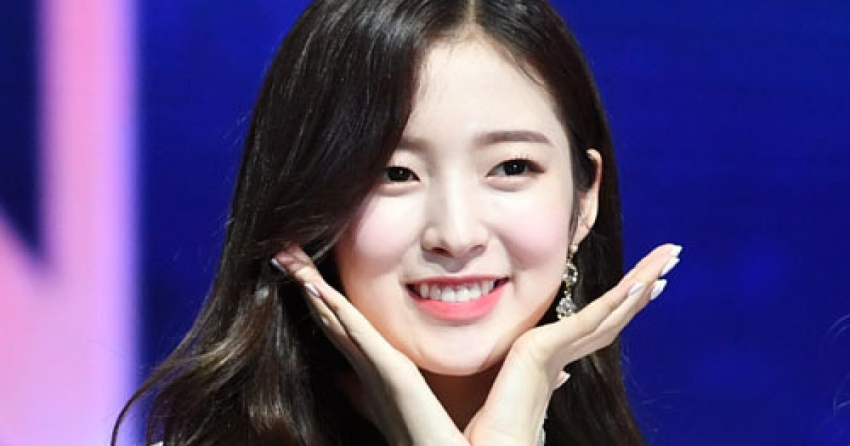 오마이걸 7관왕 영예 아린 근육통으로 무대 불참