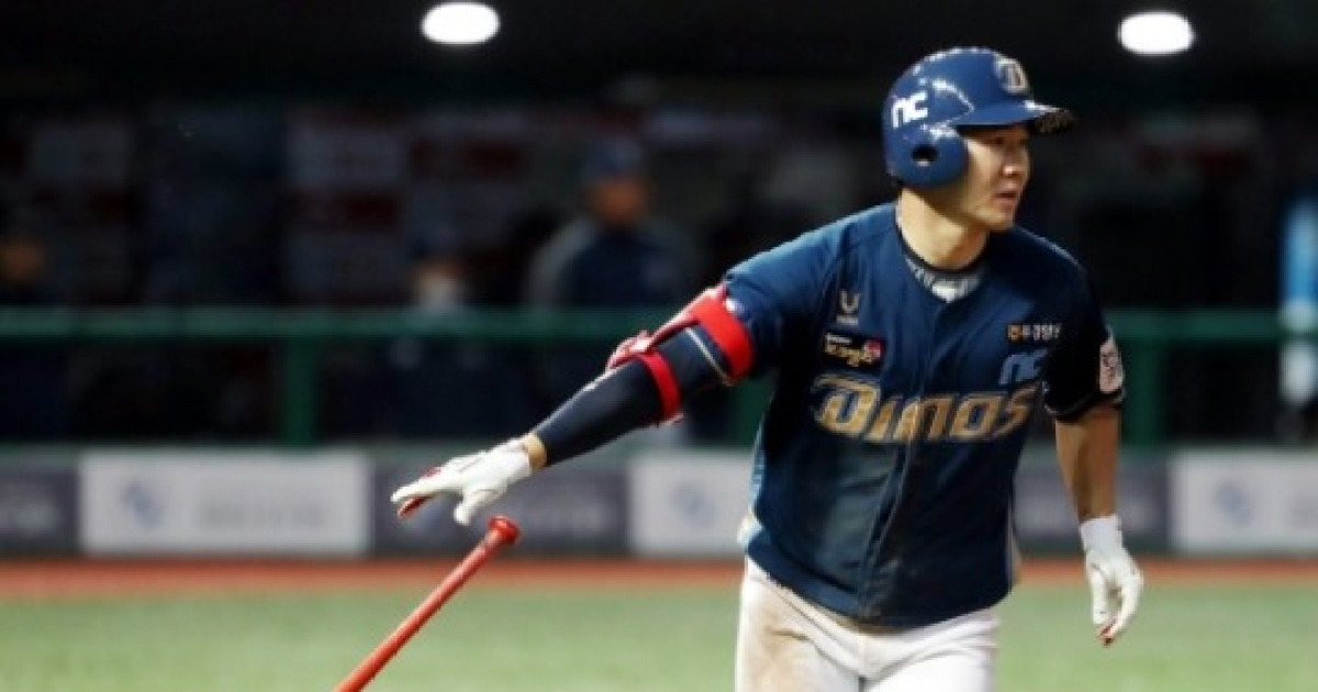 '대타' 박민우 역전타..NC, SK에 2-1 뒤집고 5연승