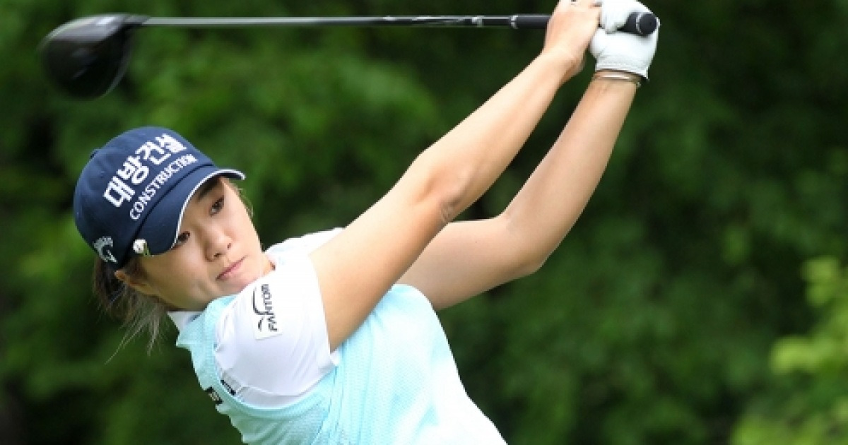 이정은6의 파워풀한 티샷 [KLPGA 챔피언십]