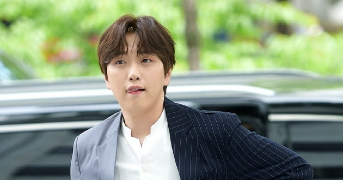 [TEN 포토] B1A4 산들 '귀여운 혀 빼꼼'