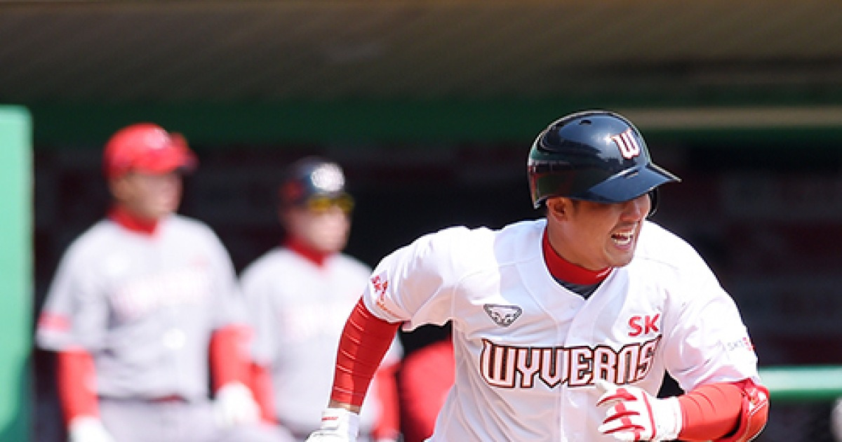 '타율 0.140' SK 최정의 몸부림 "굉장히 단순하게"