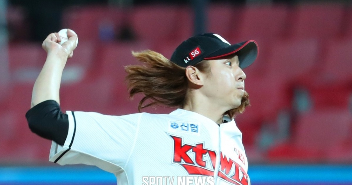 [SPO 현장] 이강철 kt 감독 "이대은, 인정하고 내려가..마무리 김재윤"