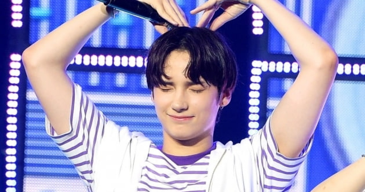 [TEN 포토]TXT 휴닝카이 '이만큼 사랑해요'