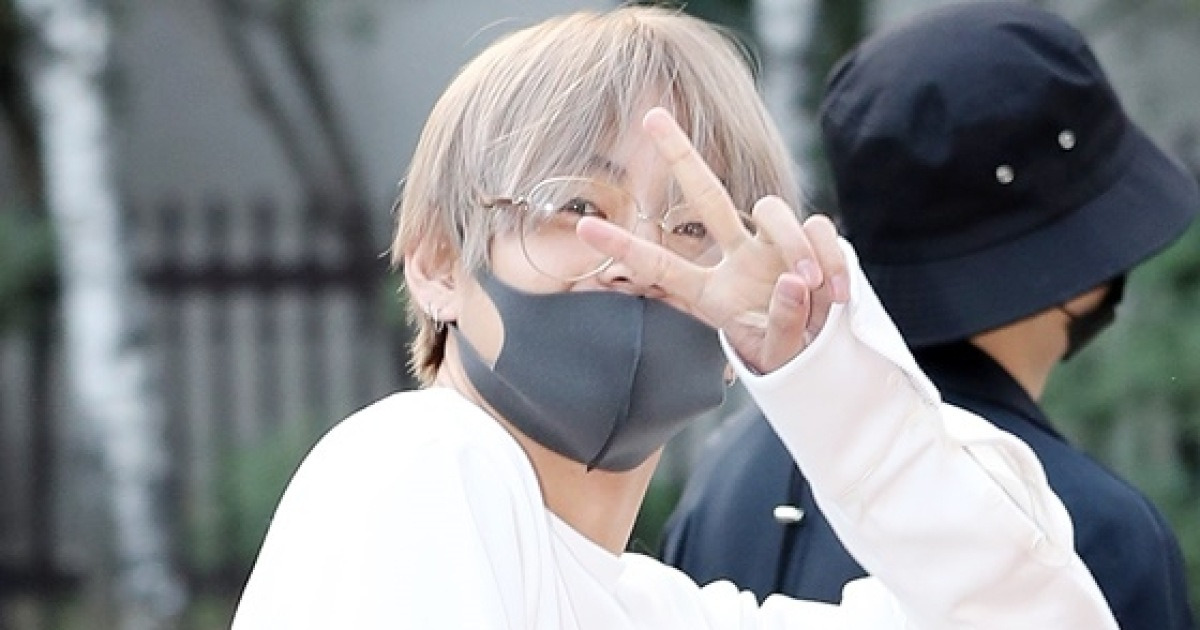 화이트 엔젤 방탄소년단 뷔 하얀 옷을 입었을 때 더 빛나는 미모