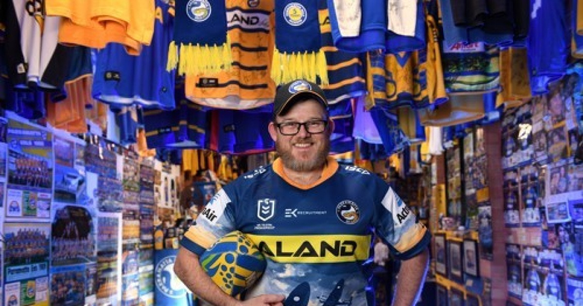 AUSTRALIA RUGBY LEAGUE NRL BRONCOS EELS COLOUR