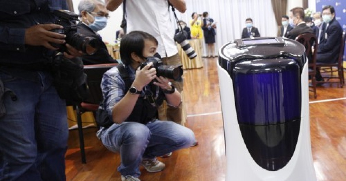 THAILAND TECHNOLOGY MEDICAL ROBOT HAPYBOT