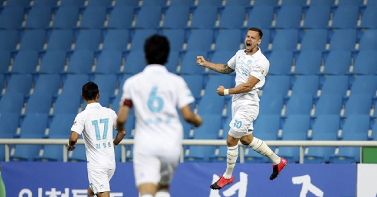 1G 1AS.. 인천 수비 깨뜨린 포항 선봉장 일류첸코