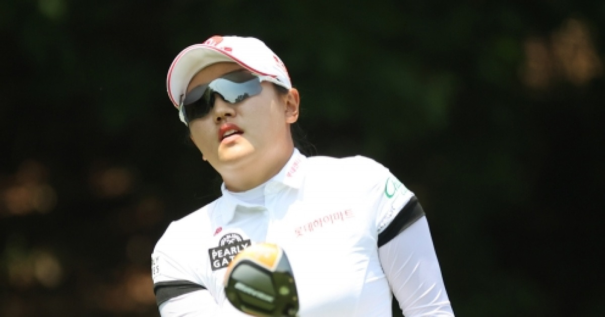 타구 방향을 바라보는 루키 조혜림 프로 [KLPGA E1채리티오픈]