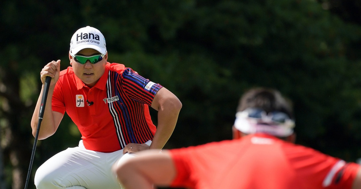 'KPGA 스킨스게임 2020', 퍼팅라인 살피는 박상현·함정우