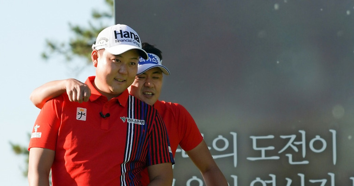 'KPGA 스킨스게임 2020', 다정하게 코스공략 논의하는 박상현·함정우