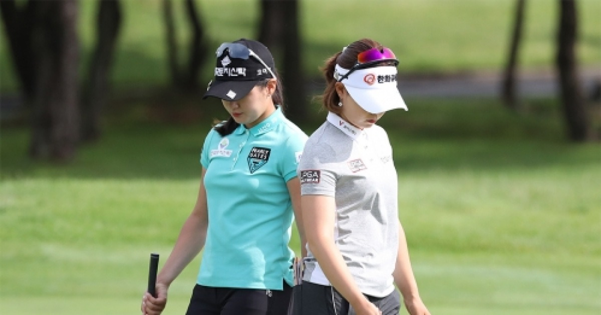 정면 승부한 '동갑 라이벌' 박현경 vs 임희정 프로 [KLPGA 롯데칸타타 여자오픈]