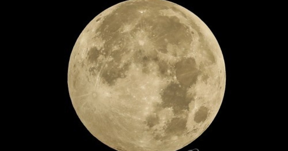 PHILIPPINES LUNAR ECLIPSE FULL STRAWBERRY MOON