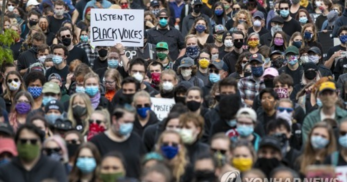 America Protests Emerging Calm Photo Gallery