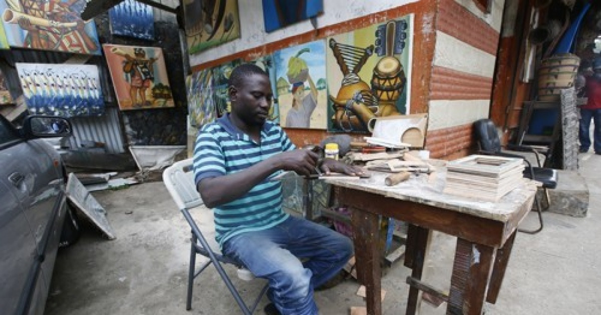 LIBERIA PHOTO SET ARTS AND CRAFTS