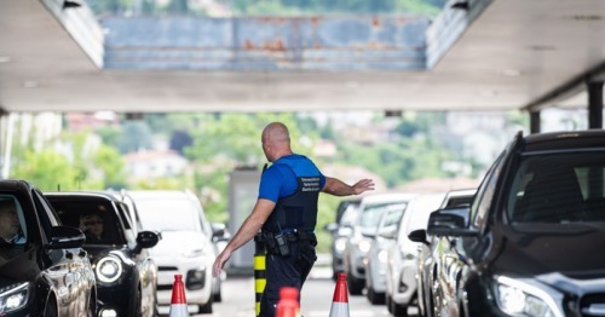 SWITZERLAND ITALY BORDER