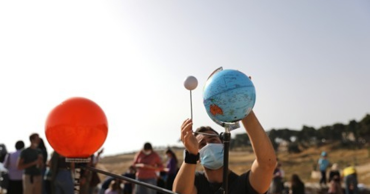ISRAEL NATURE SOLAR ECLIPSE