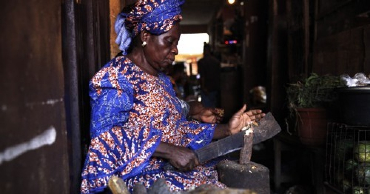 NIGERIA PHOTO SET TRADITIONAL HEALER