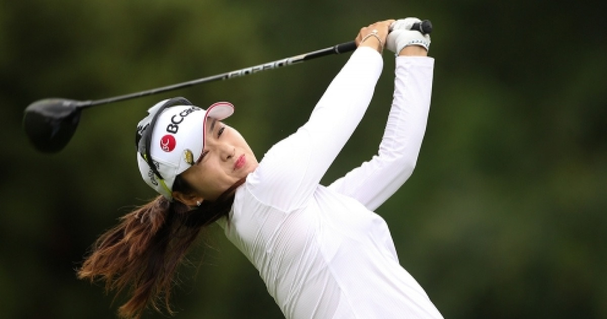 한진선 프로의 파워풀한 골프 스윙 [KLPGA BC카드·한경 레이디스컵]