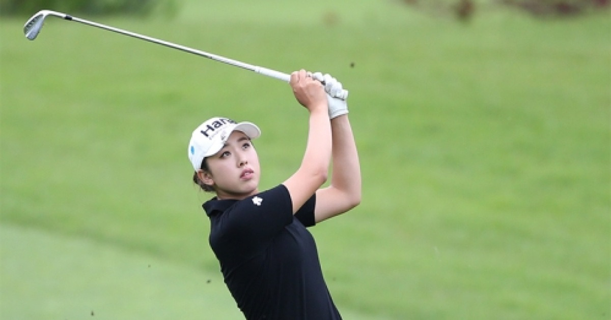 노예림 프로의 정확한 아이언 샷 [KLPGA BC카드·한경 레이디스컵]